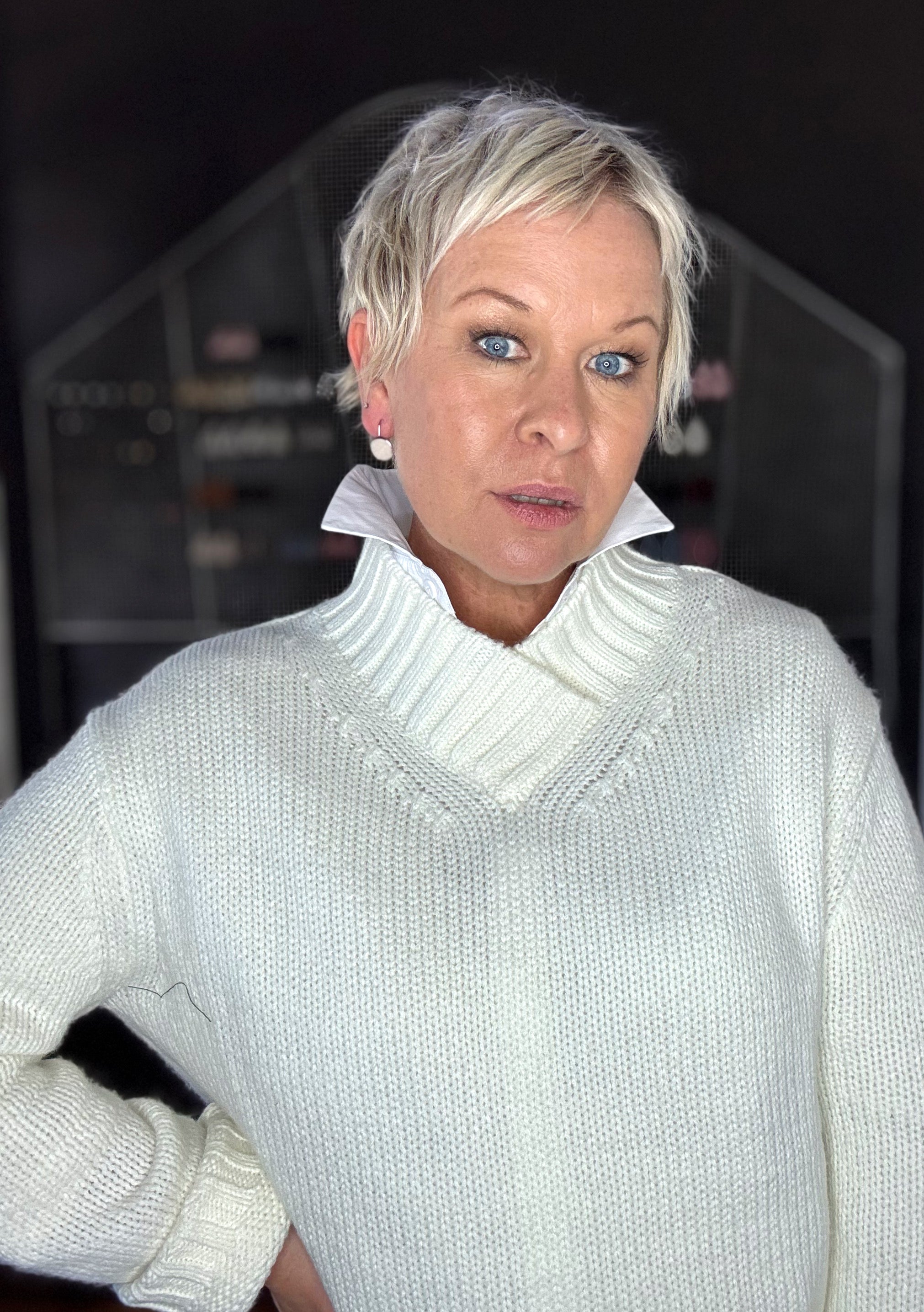 CROSSOVER COLLAR KNIT - WHITE – Mickelloo